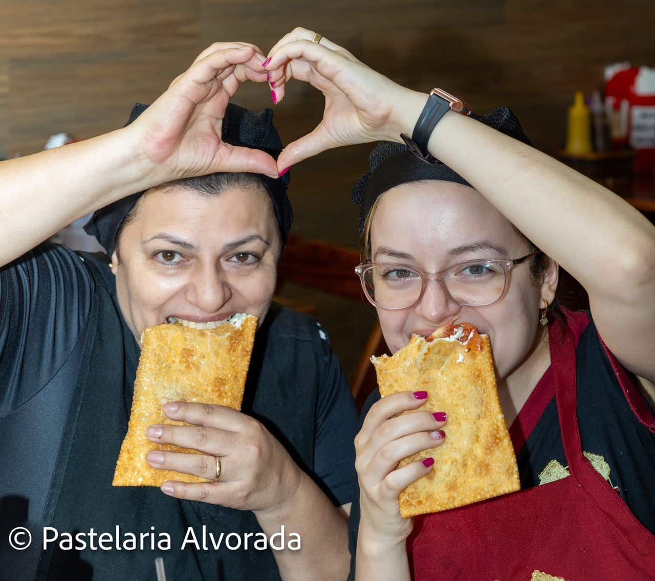 Pastel: O sabor que transforma momentos - Pastelaria Alvorada